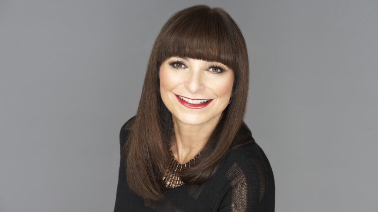 Jeanne Beker | Iconic Fashion Journalist